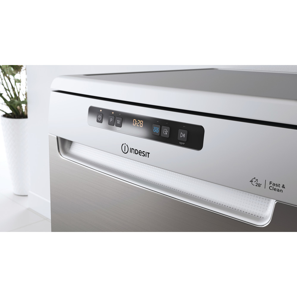 Zmywarka wolnostojąca Indesit DFO 3C26 X | Indesit PL