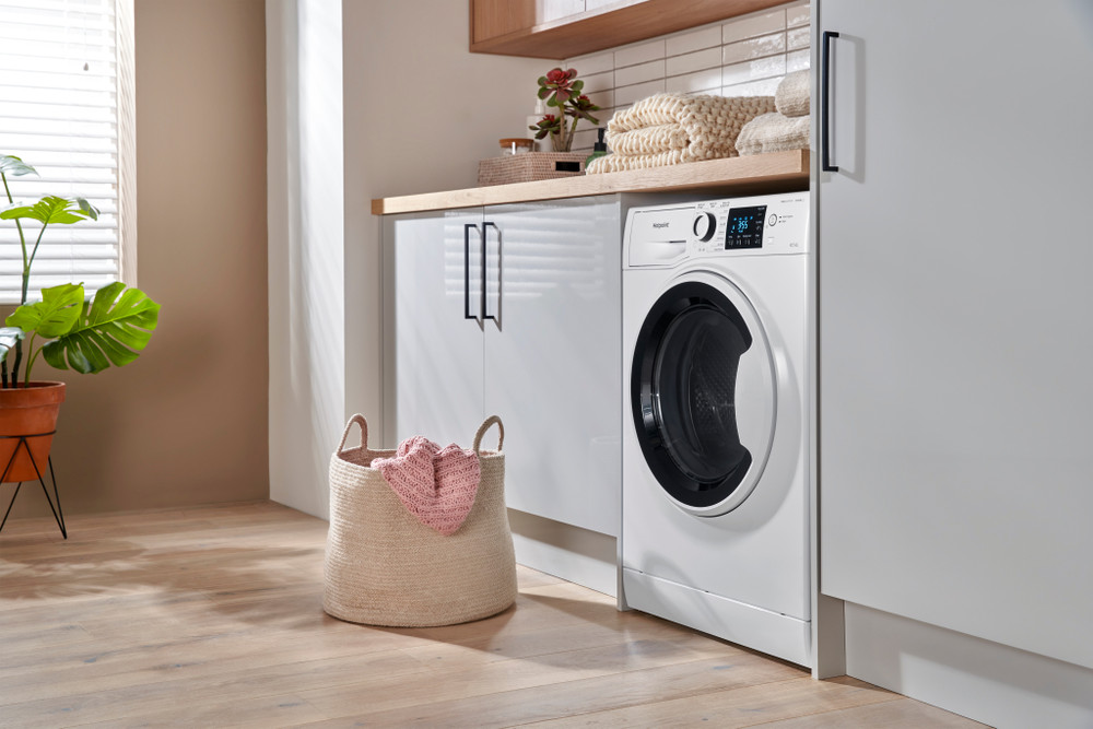 Freestanding Washer Dryer Hotpoint NDB 8635 W UK
